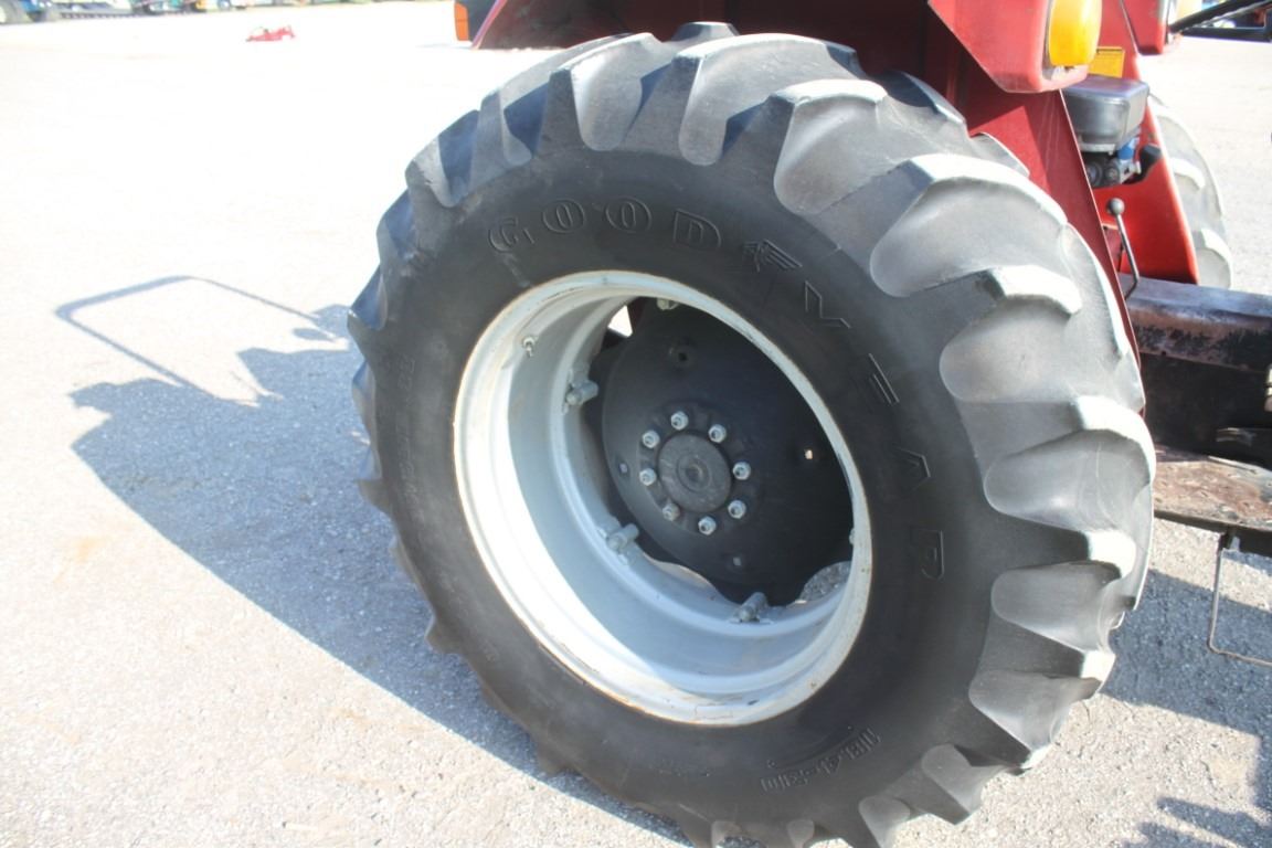 Case/Int 685 2wd tractor, rops, 8speed, 18.4x30, 1 remote, 4338 hours ...