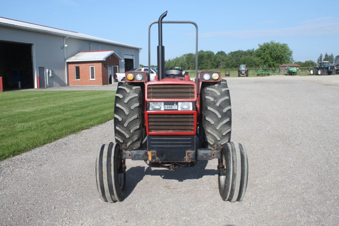 Case/Int 685 2wd tractor, rops, 8speed, 18.4x30, 1 remote, 4338 hours ...