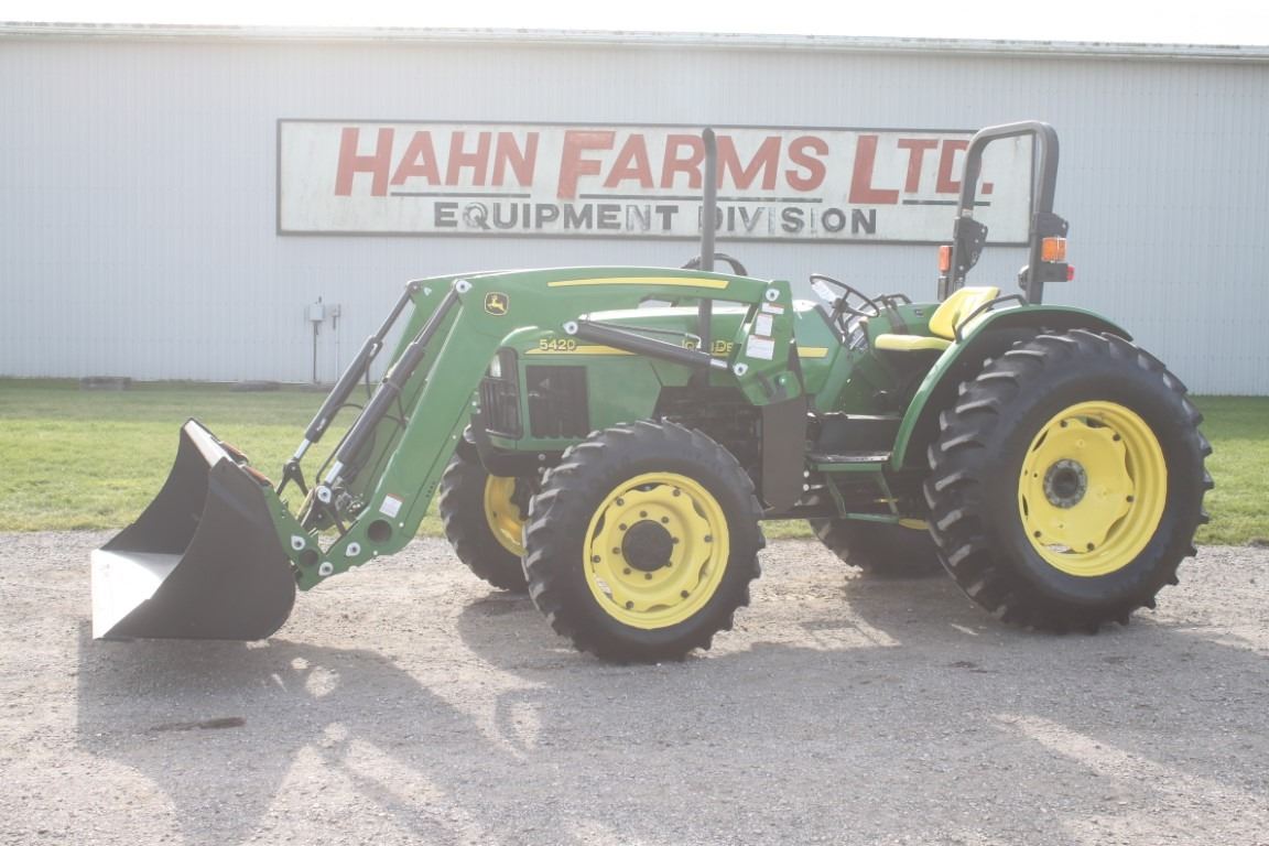 JD 5420 4wd tractor, rops, New Alo X3 loader, QT 7' bucket, 16.9x30, 2 ...