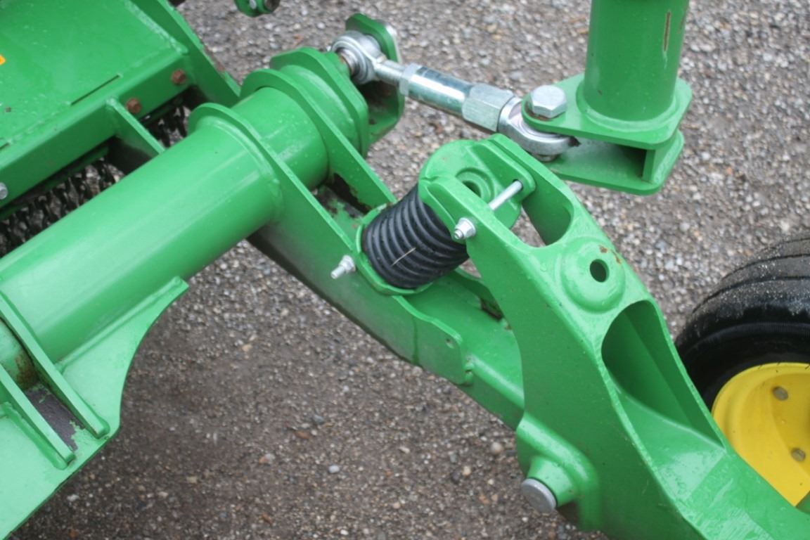 2021 JD M15, 15' hydraulic folding Batwing mower, airplane tires, Demo unit