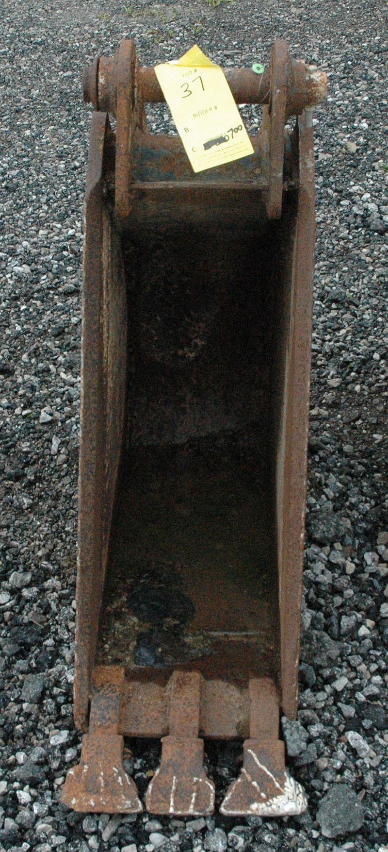 C700 - 18" JCB narrow bucket