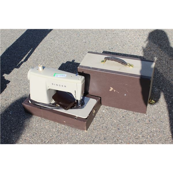 Singer Sewing Machine With Carrying Case Bodnarus Auctioneering
