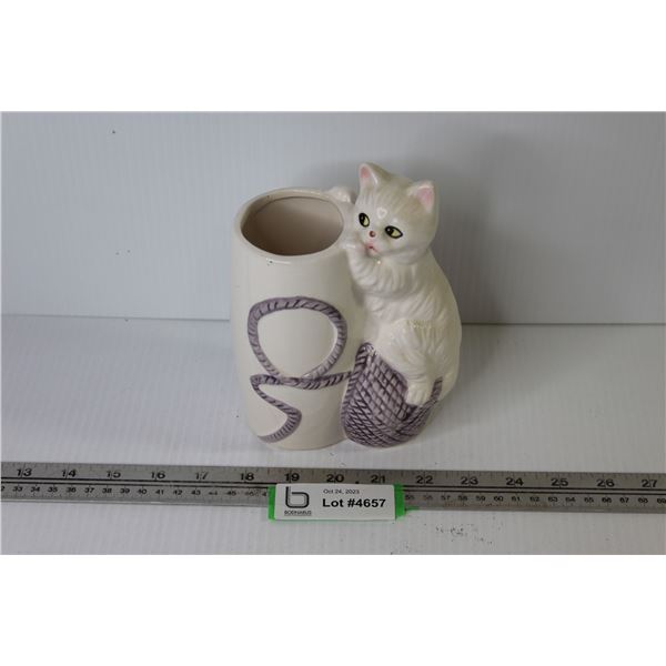 Cat Vase Bodnarus Auctioneering