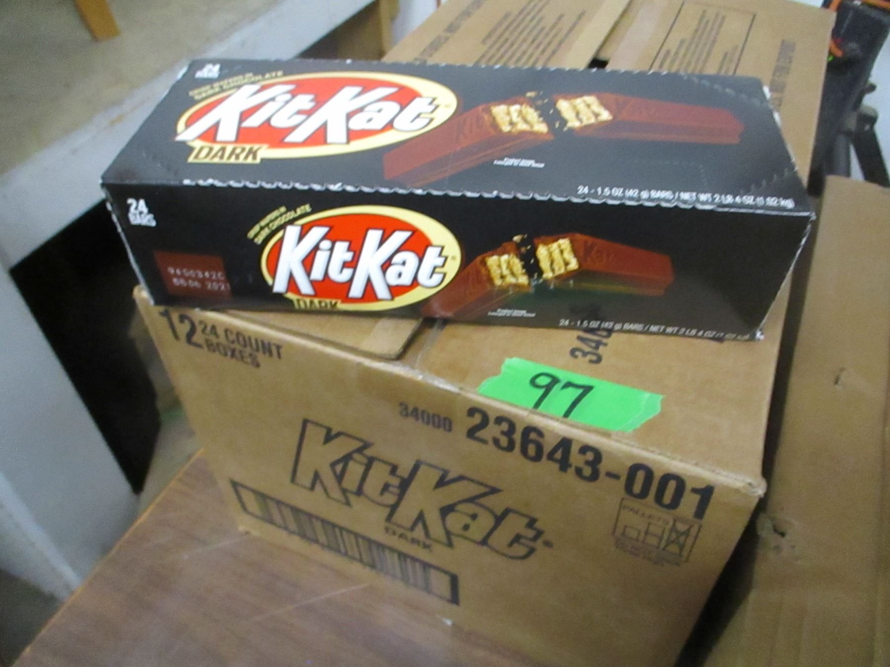 DARK CHOCOLATE KIT KAT BARS (24 X 1.5 OZ) - PER BOX