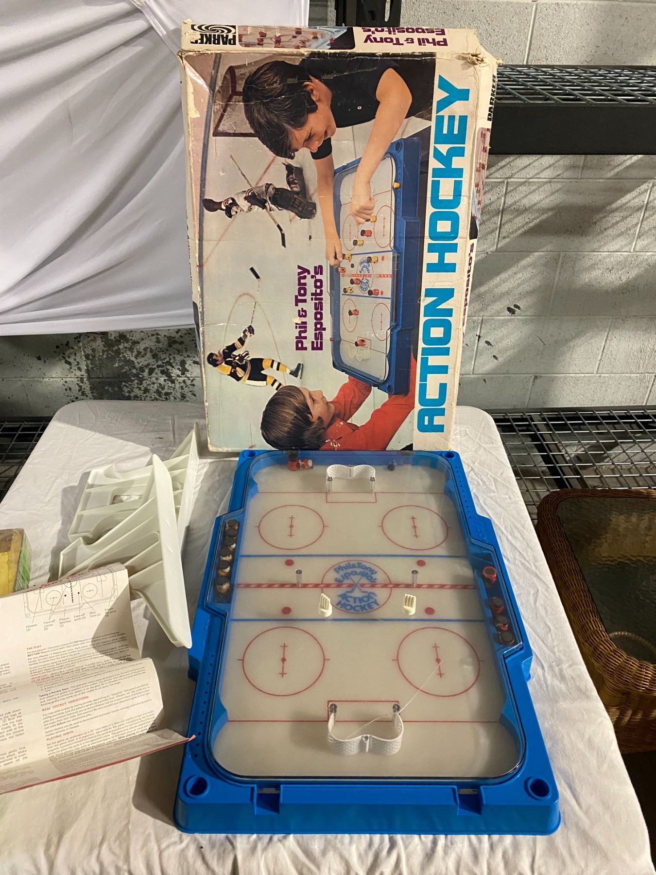 Parker bros. Magnetic hockey game