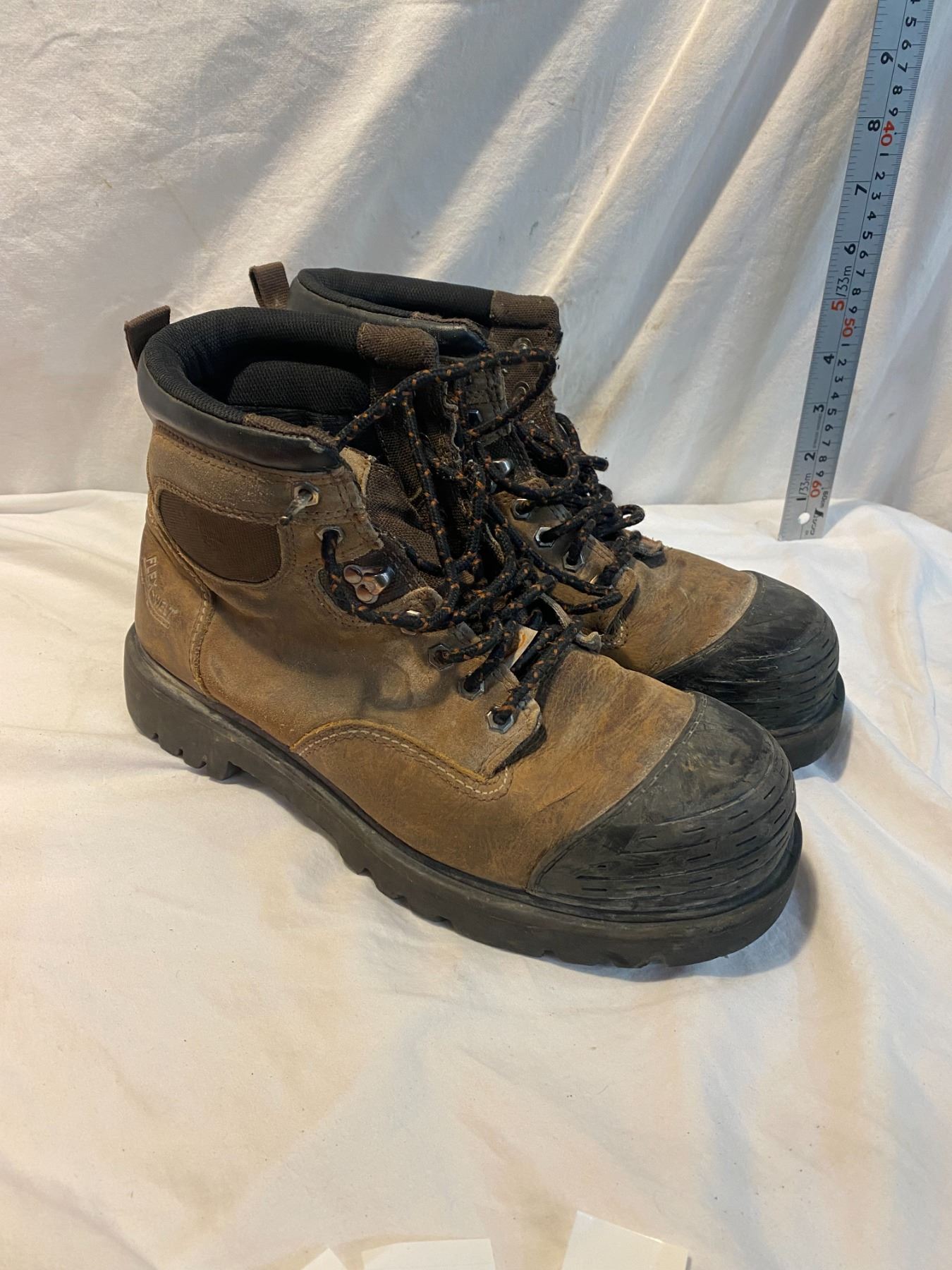 Sizw 10 steel toed boots