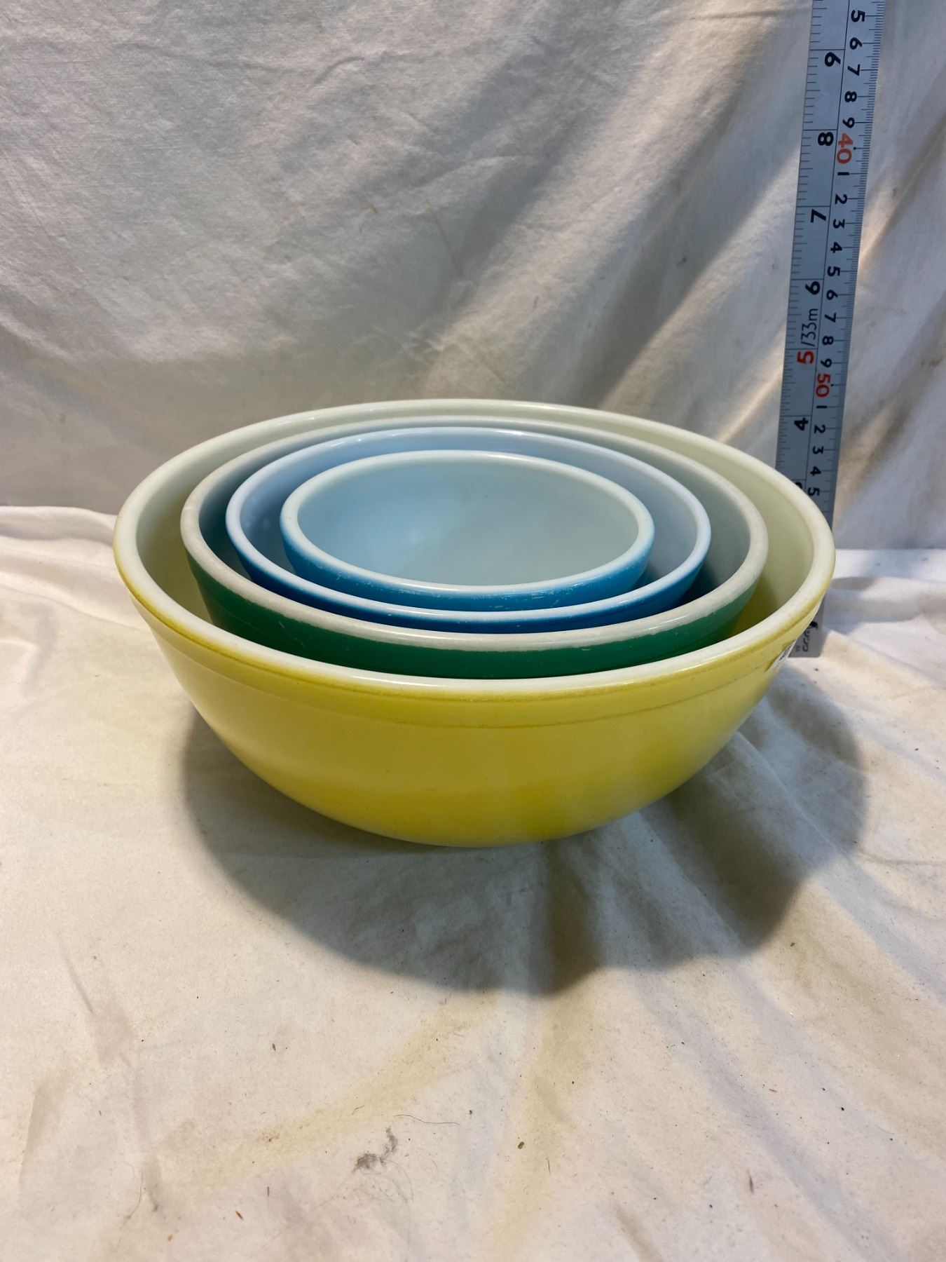 Pyrex nesting bowls