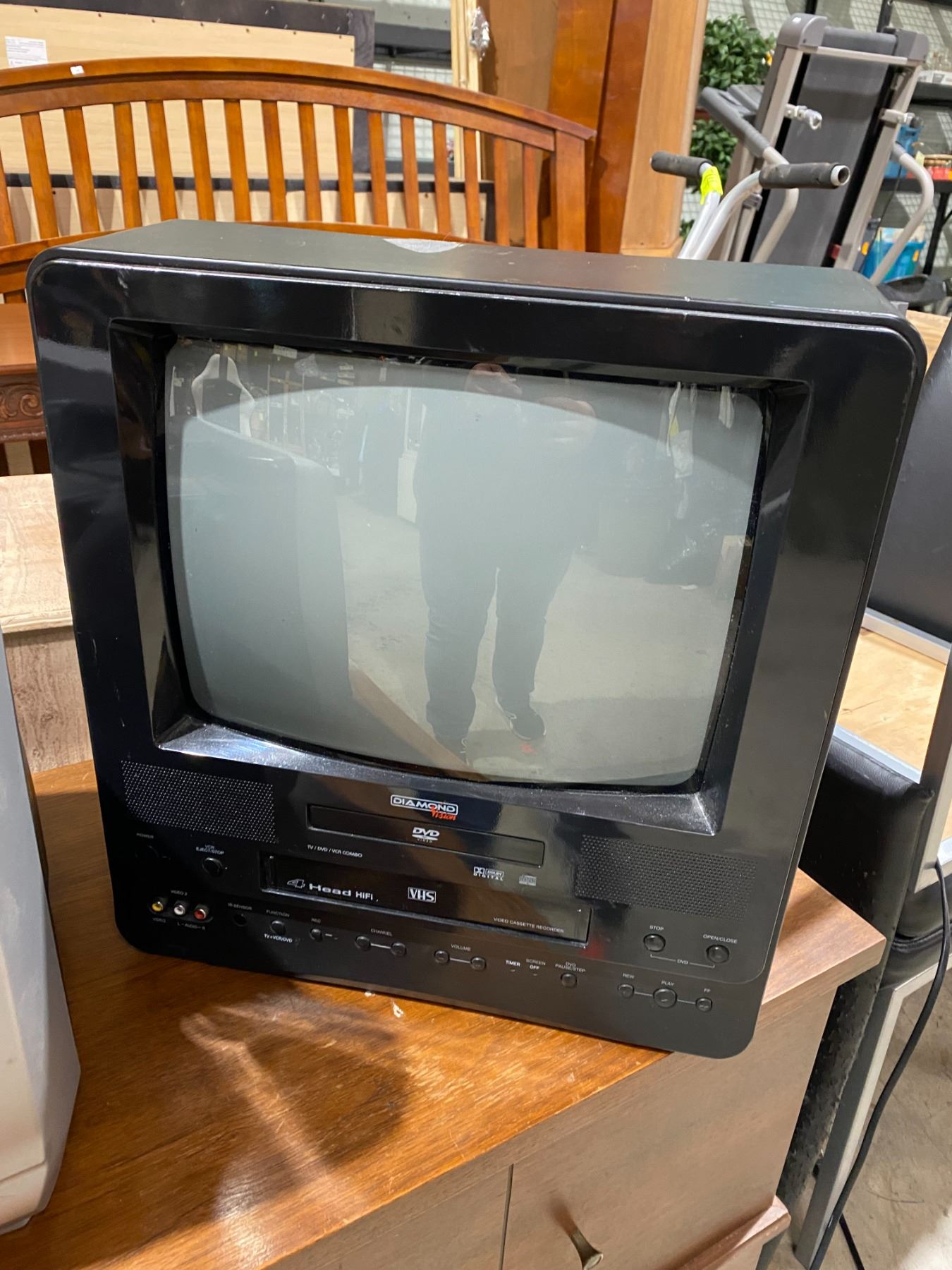 Diamond vision vcr,dvd, tv