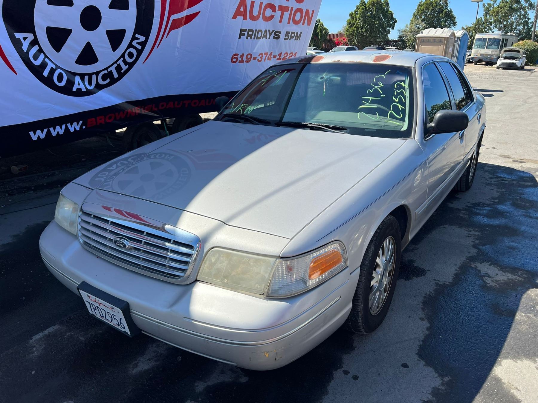 2004 Ford Crown Victoria LX