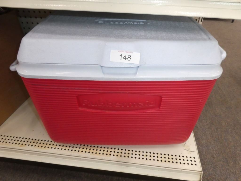 Rubbermaid cooler