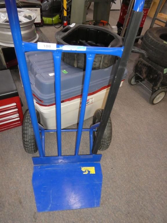 Mastercraft hand truck/dolley looks like new
