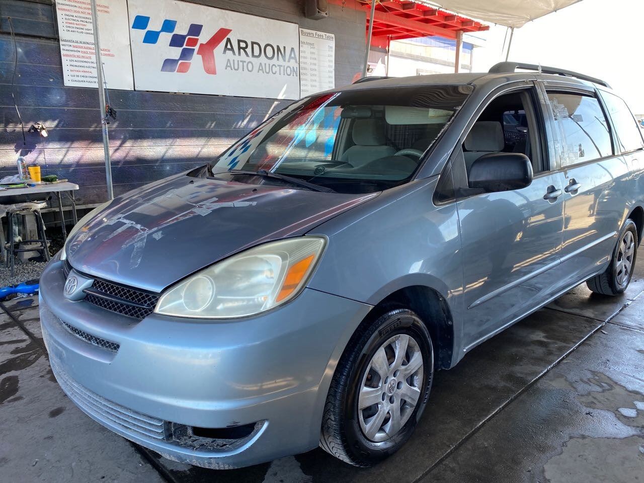 2004 TOYOTA SIENNA