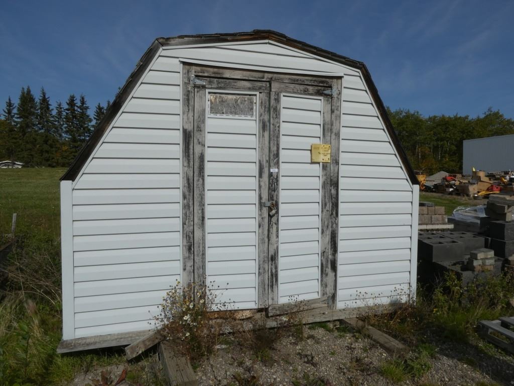 wooden barn style 10' x 12' shed on skids