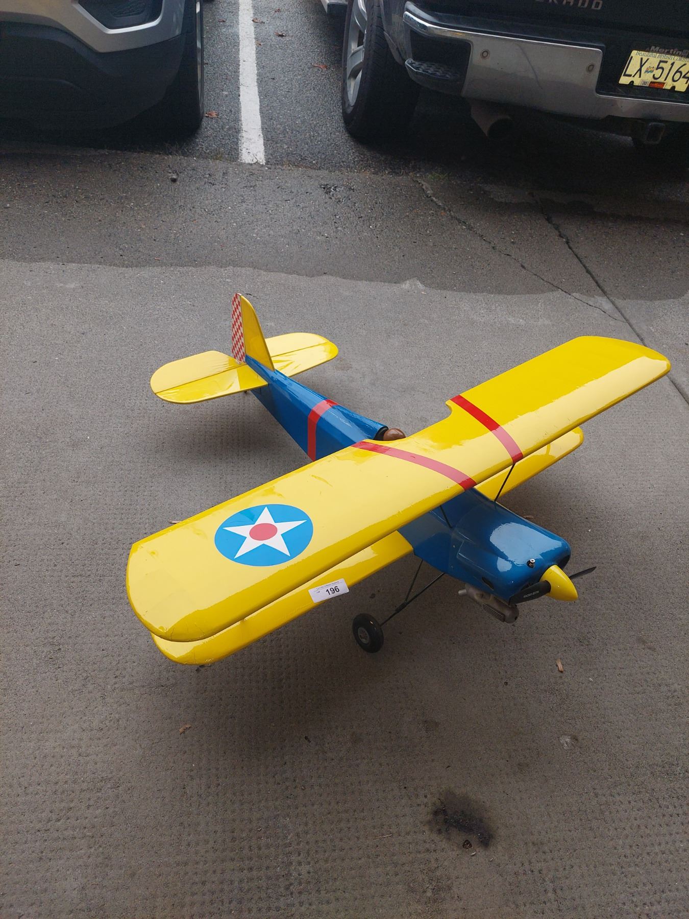Vintage Gas Powered Bi Plane, wing span 46' length 43" very nice detail ...