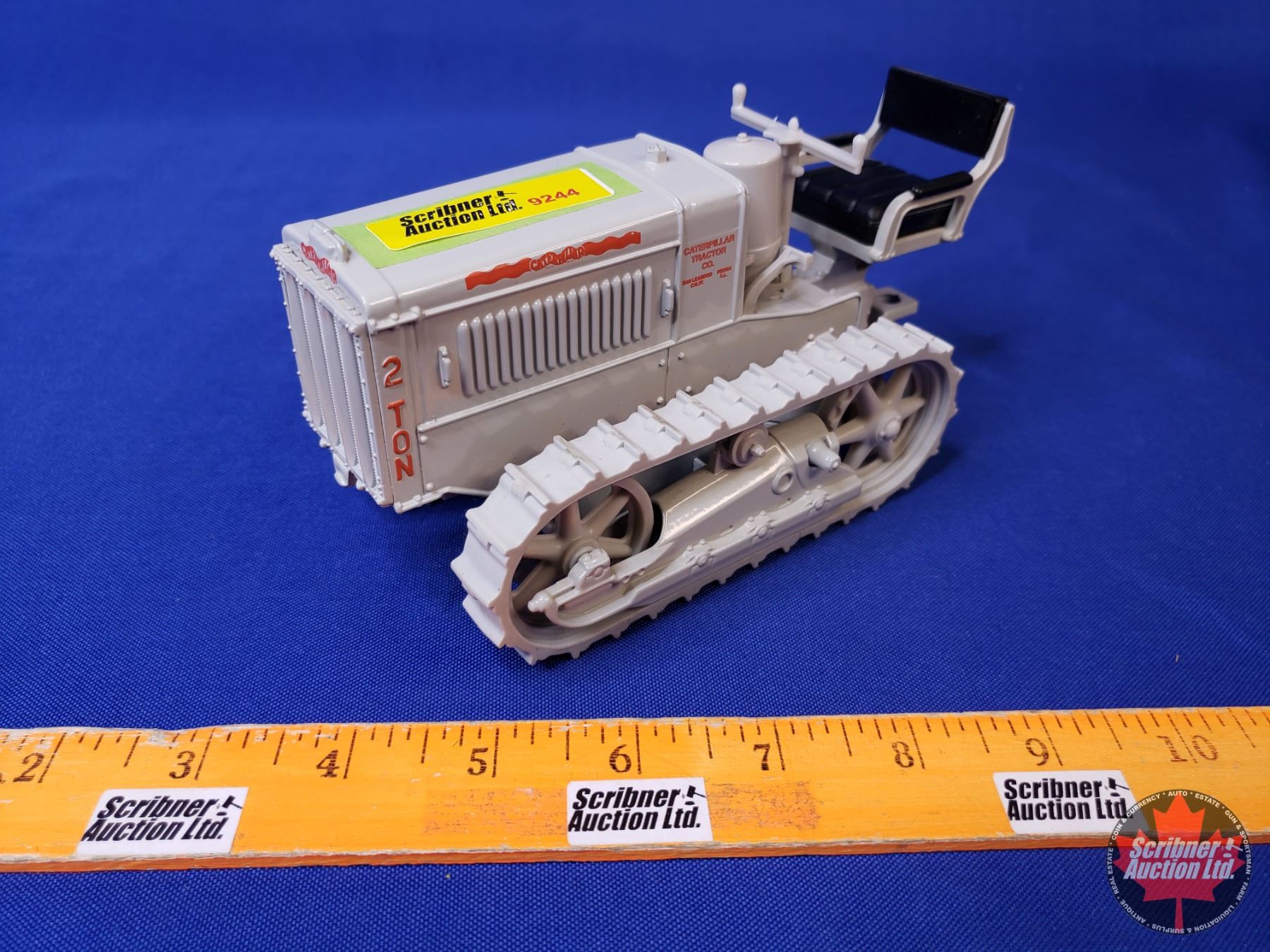 CATERPILLAR 2 Ton Crawler 1928 ERTL Scale 1 16 SEE PICS CATERPILLAR 2 Ton Crawler 1928 ERTL Scale 1 16 SEE PICS
