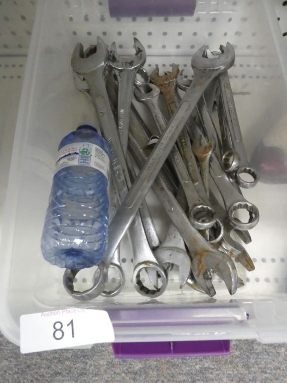 Assorted wrenches