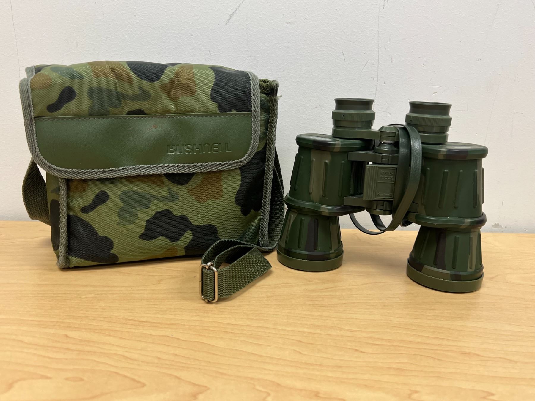 Bushnell Ensign 10x50 Wide Angle Camo Camouflage Binoculars with soft case