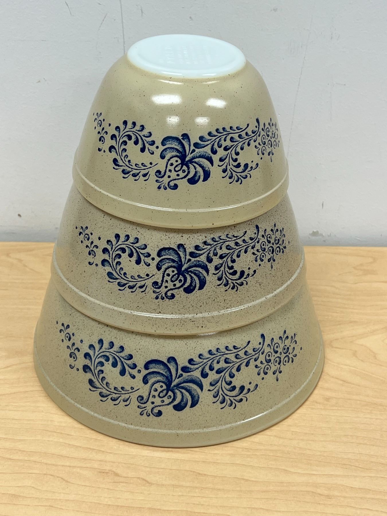 3 Pyrex Homestead Pattern Nesting Mixing Bowls 750ml-2.5L - nice ...