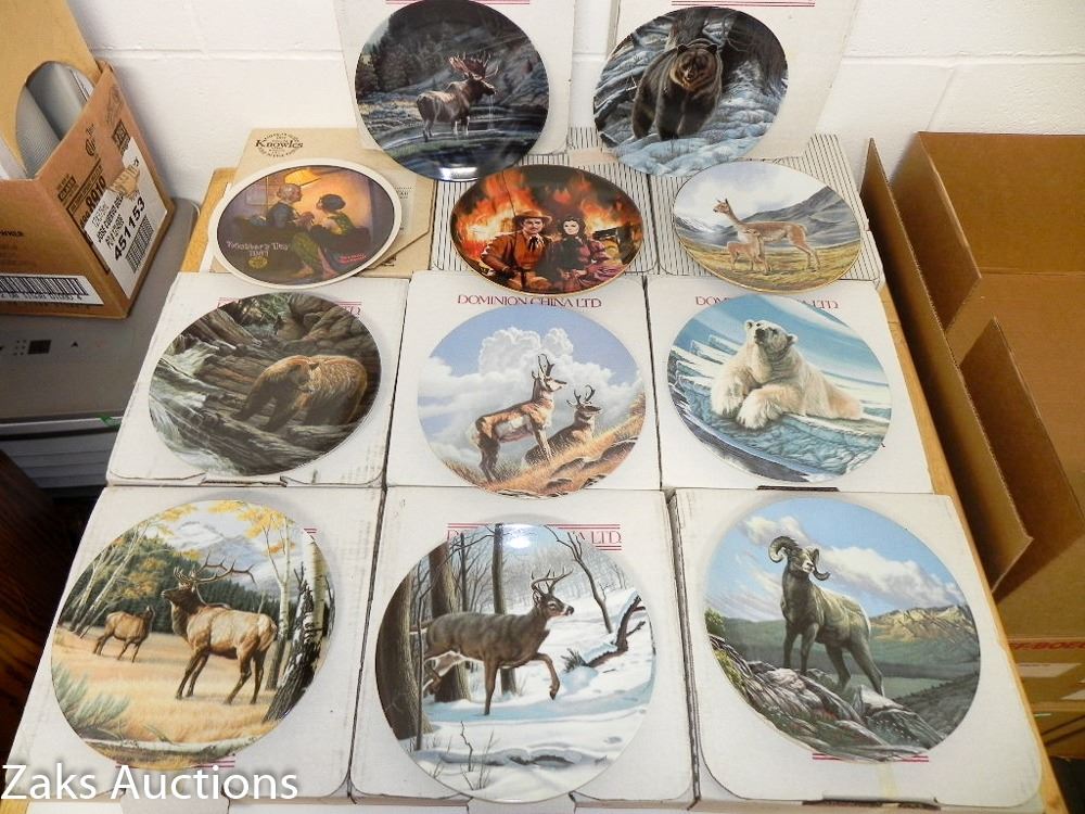 LOT OF 11 BOXED COLLECTIBLE PLATES