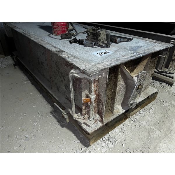 EAGLE CEMENT BURIAL VAULT MOLD/FORM