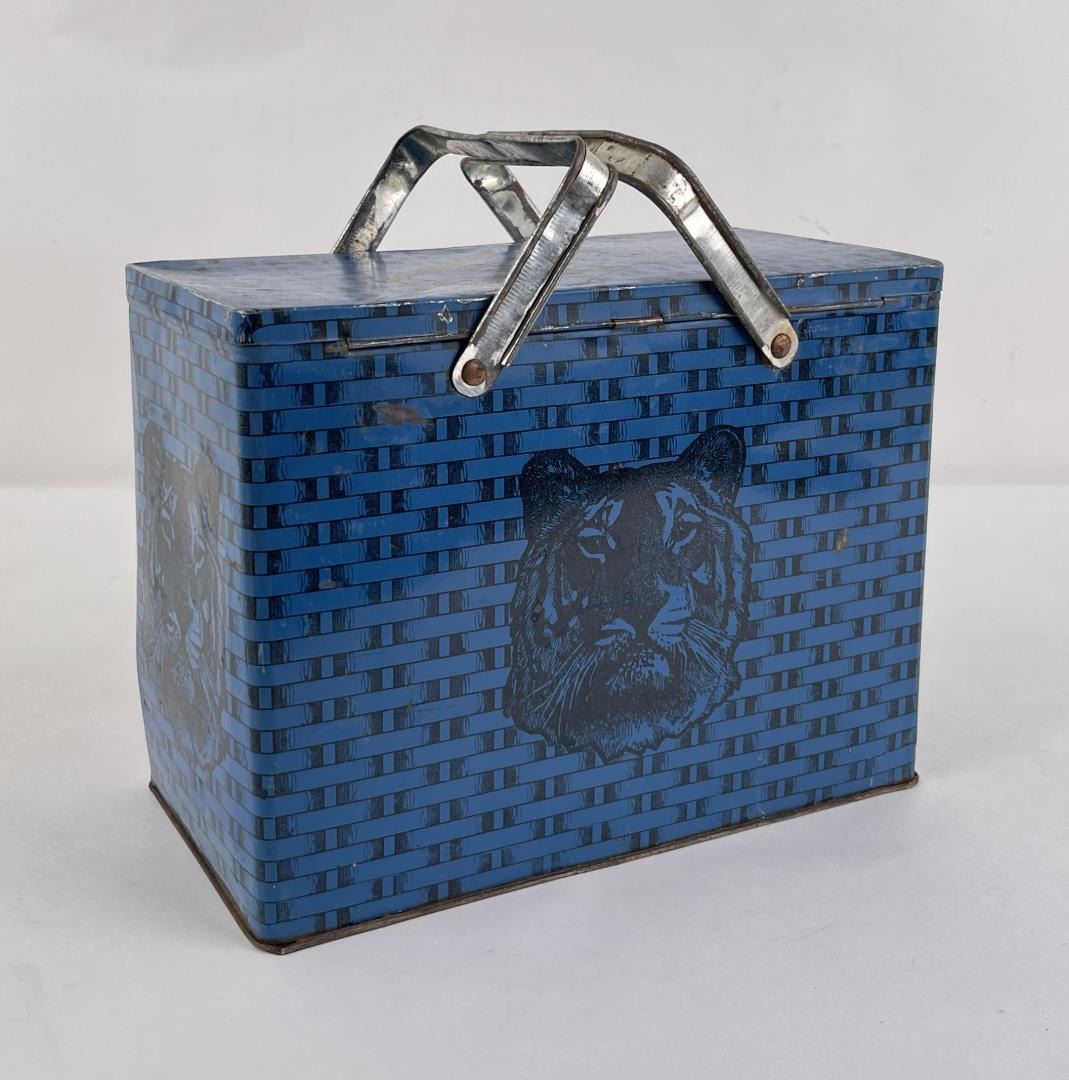 Antique Tiger Chewing Tobacco Blue Tin