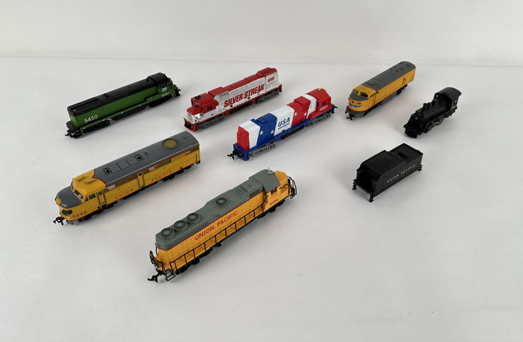 Collection of HO Scale Train Engines