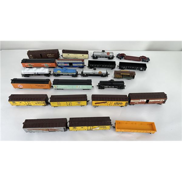Collection of HO Scale Train Cars
