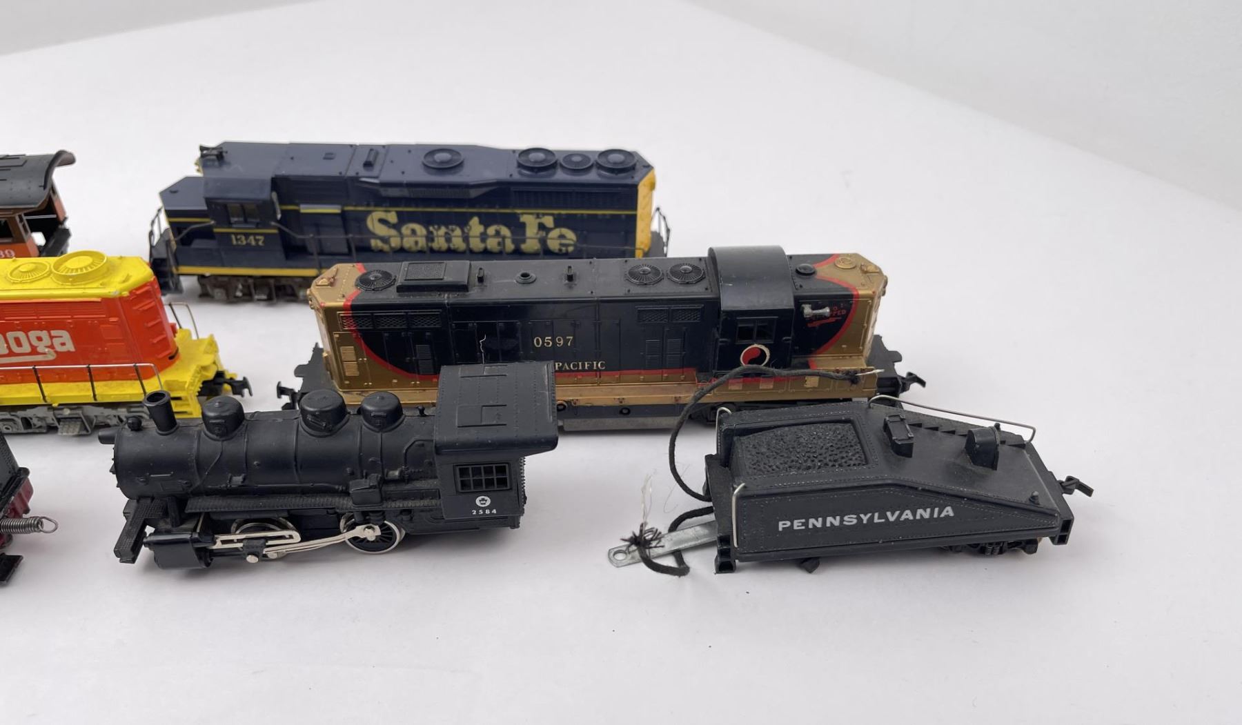 Collection of HO Scale Engines Locomotives