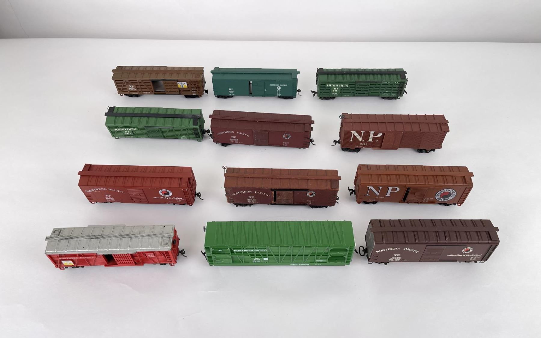 Collection of HO Scale Train Cars