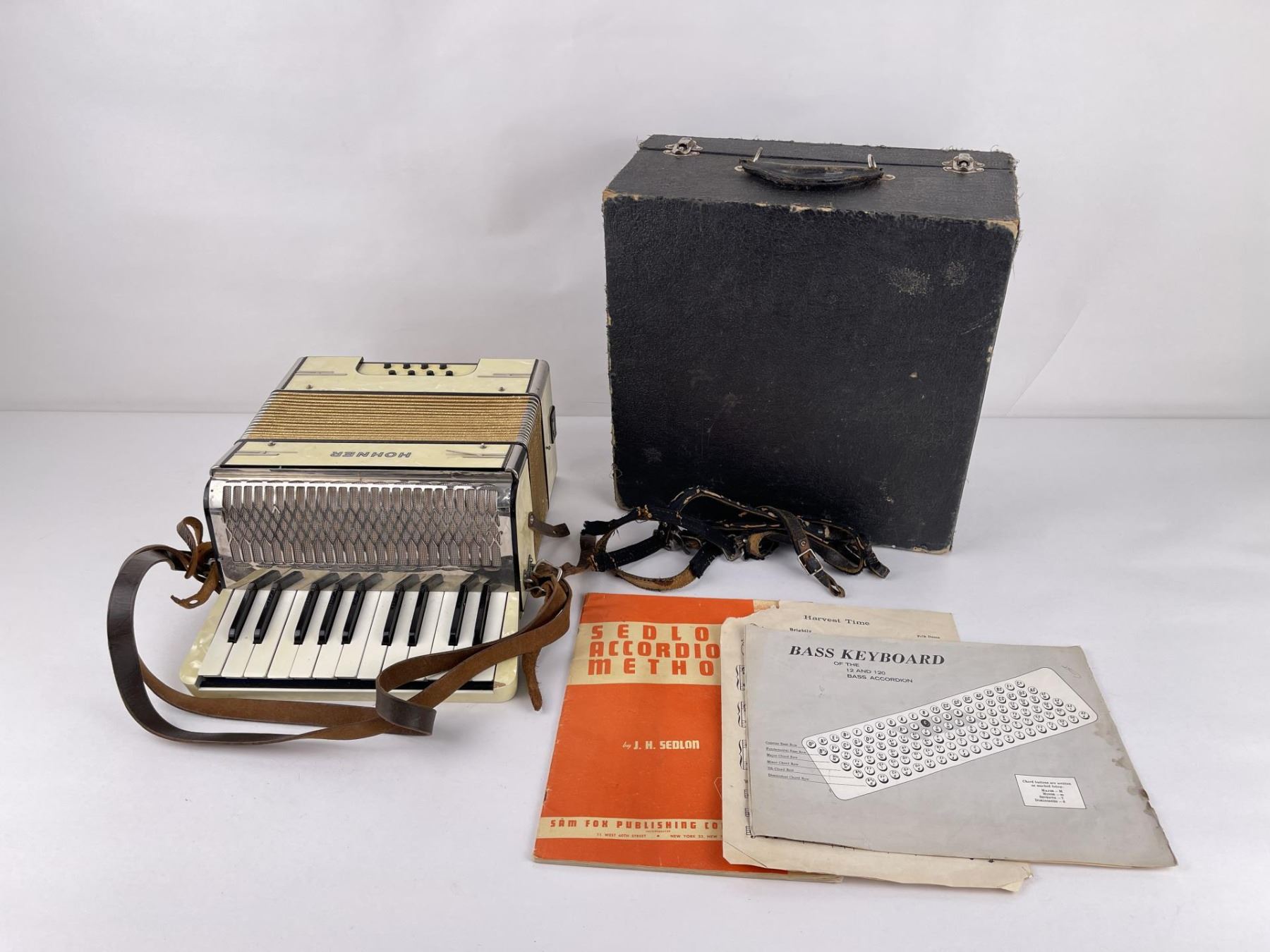 Antique Pearl White Hohner Accordion In Case