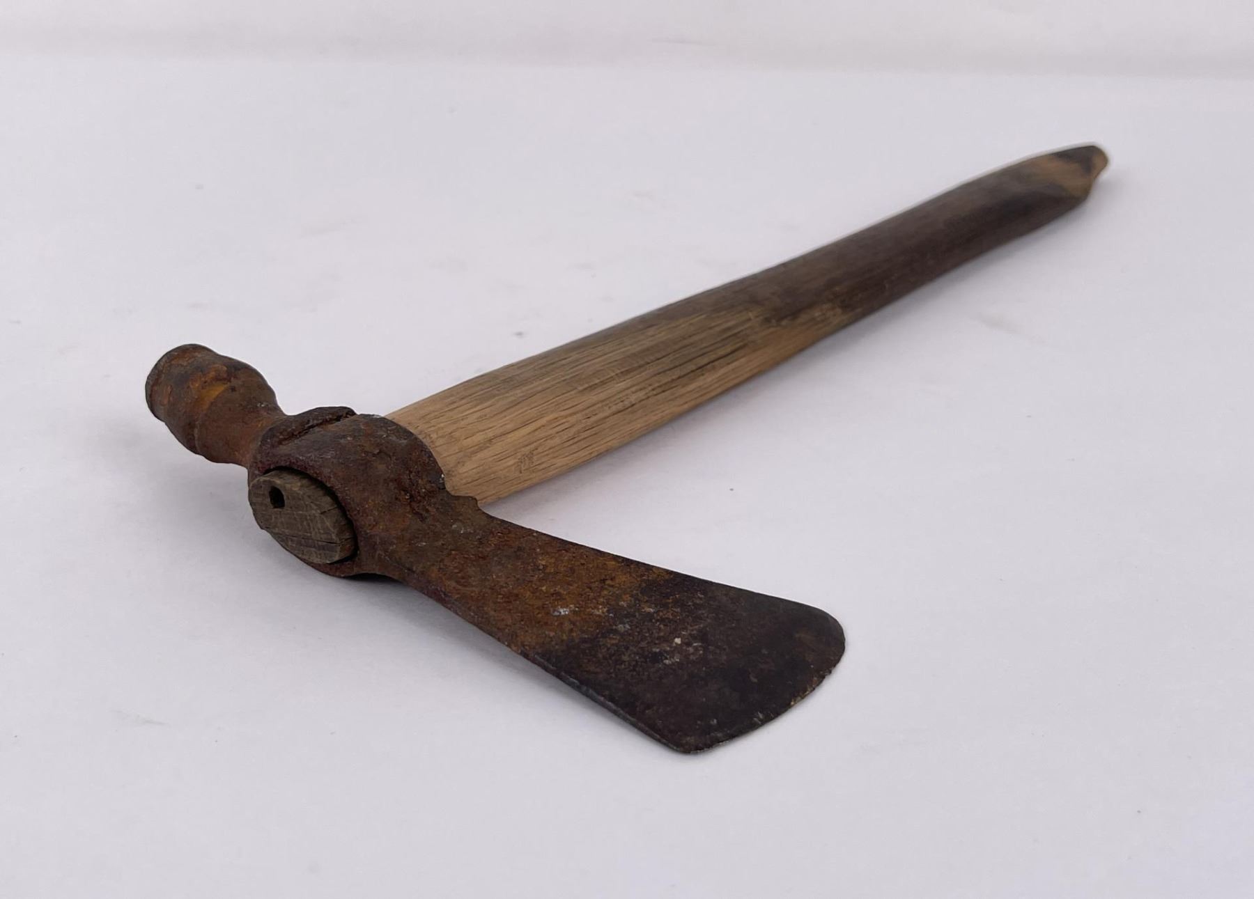 Native American Indian Peace Pipe Tomahawk