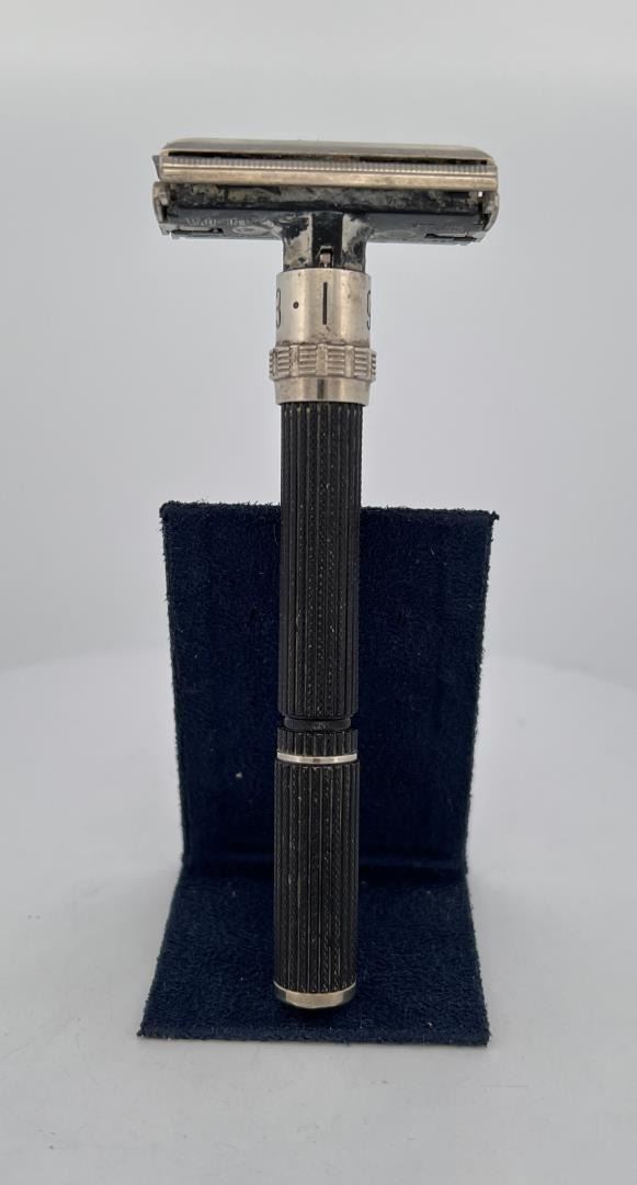 Gillette Top Adjust Black Beauty Safety Razor