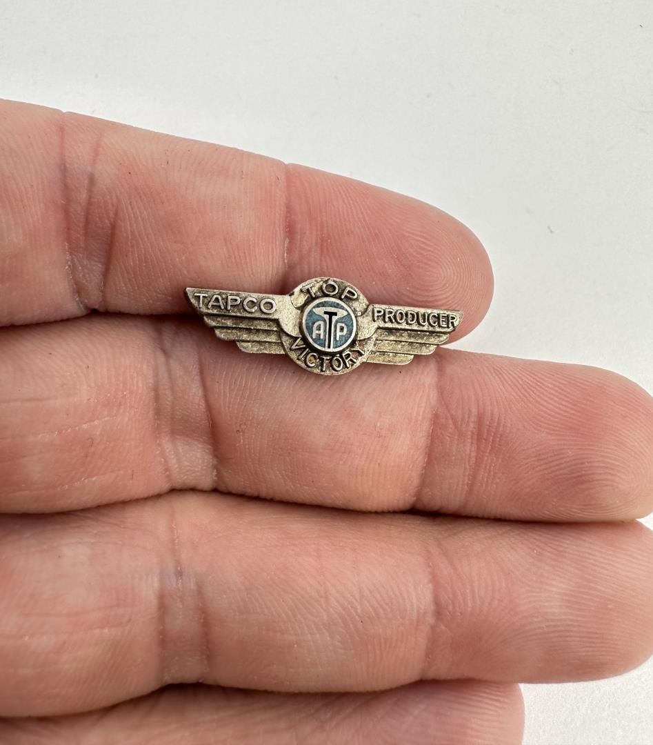 WW2 Sterling Tapco Top Victory Producer Pin