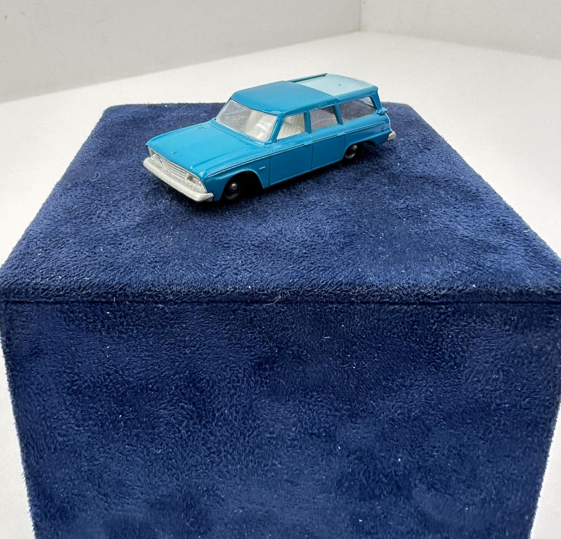 Matchbox 42 Studebaker Wagon