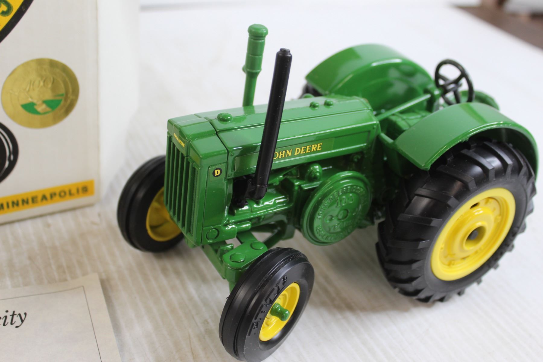 ERTL John Deere Company 100 Years The John Deere "D" Tractor Replica 1/ ...