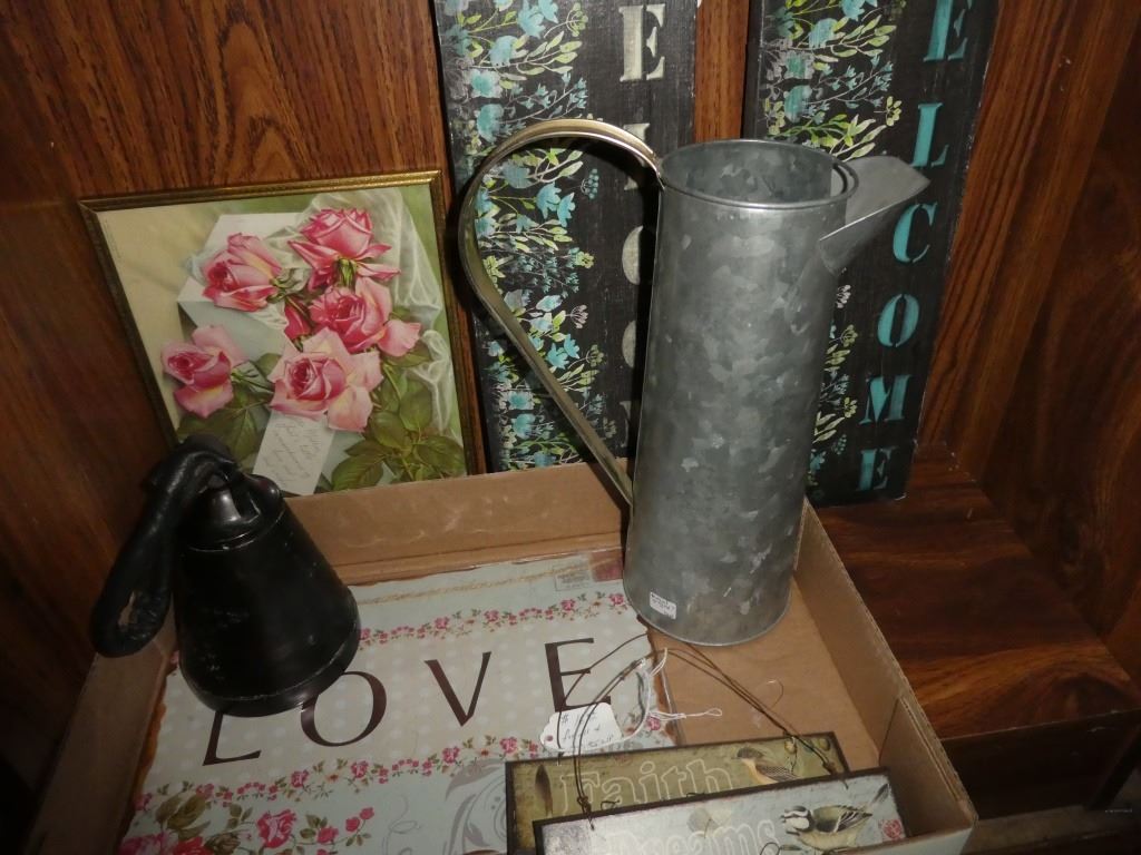 Welcome signs, artwork, water pitcher