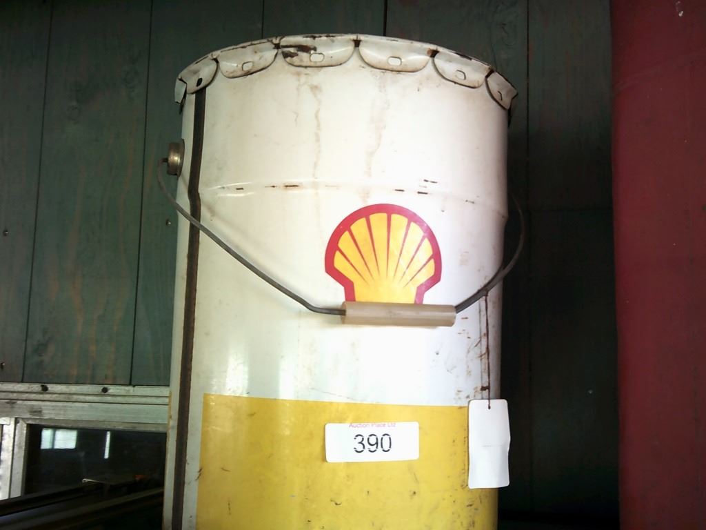 Vintage shell oil barrel Can