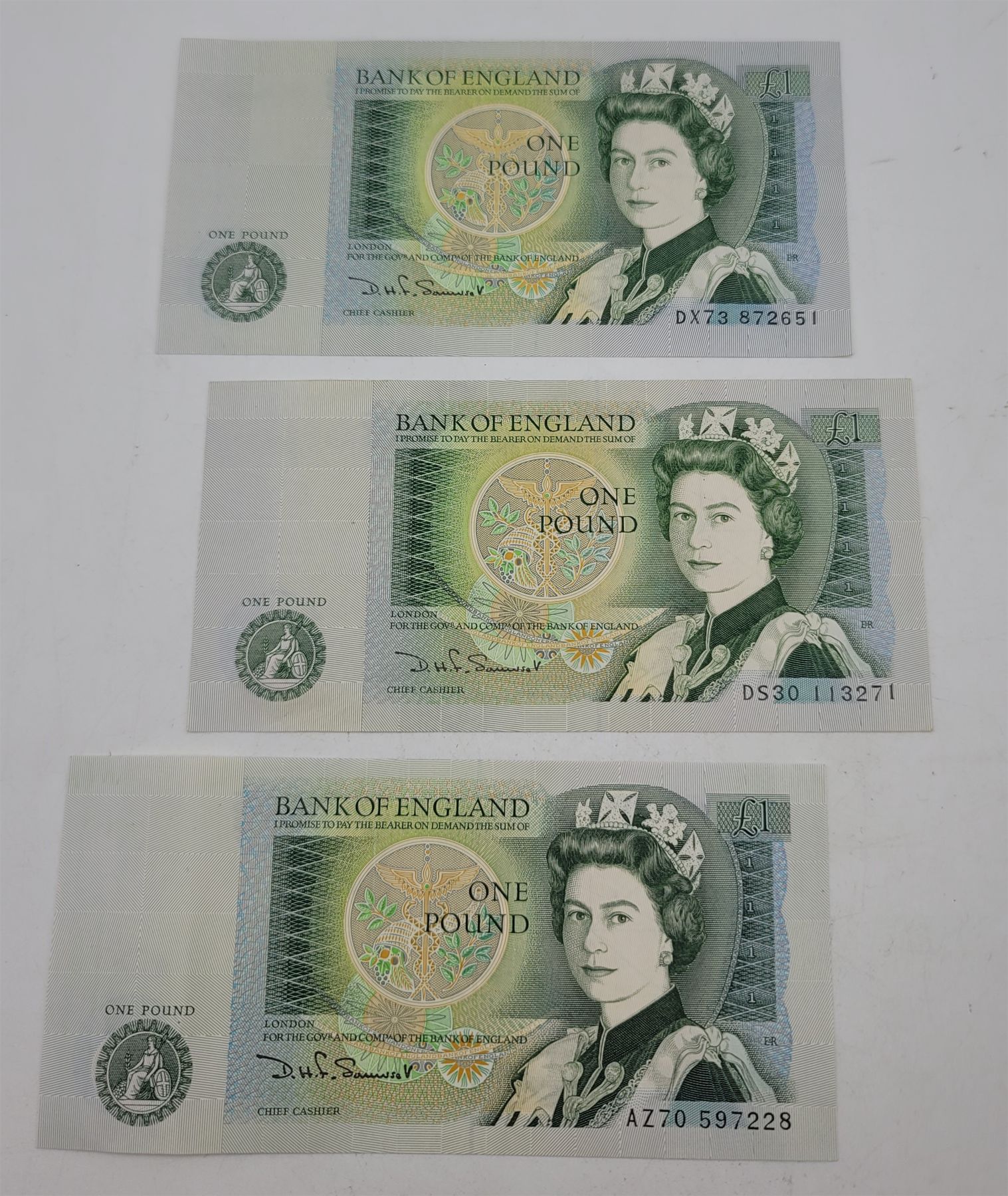 3 x British One Pound Notes Very Clean & Crisp - ebidz.ca