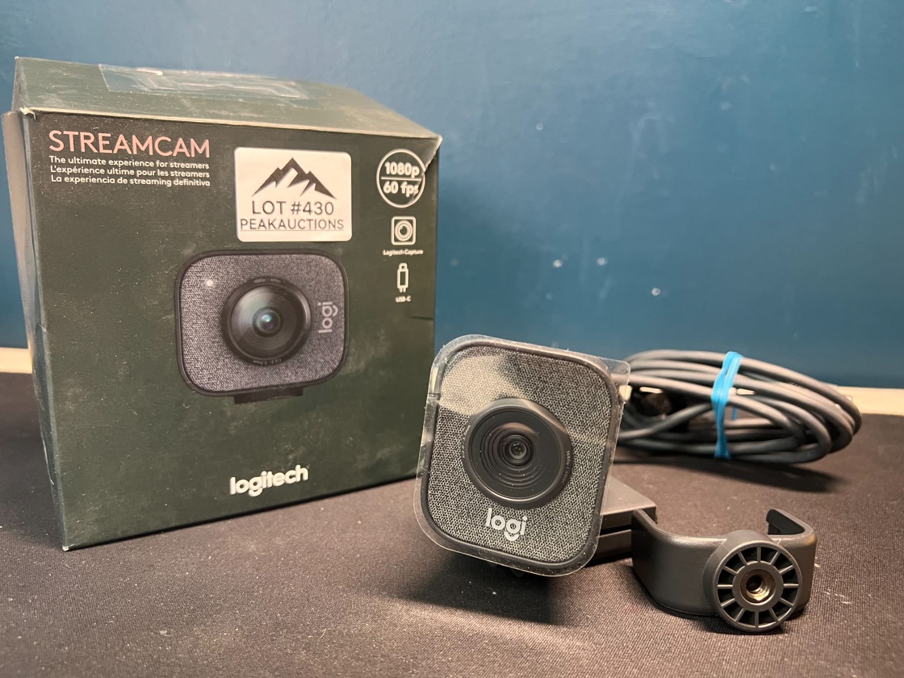 Lot of 1 Logitech StreamCam for Creators/Streamers - Open Box