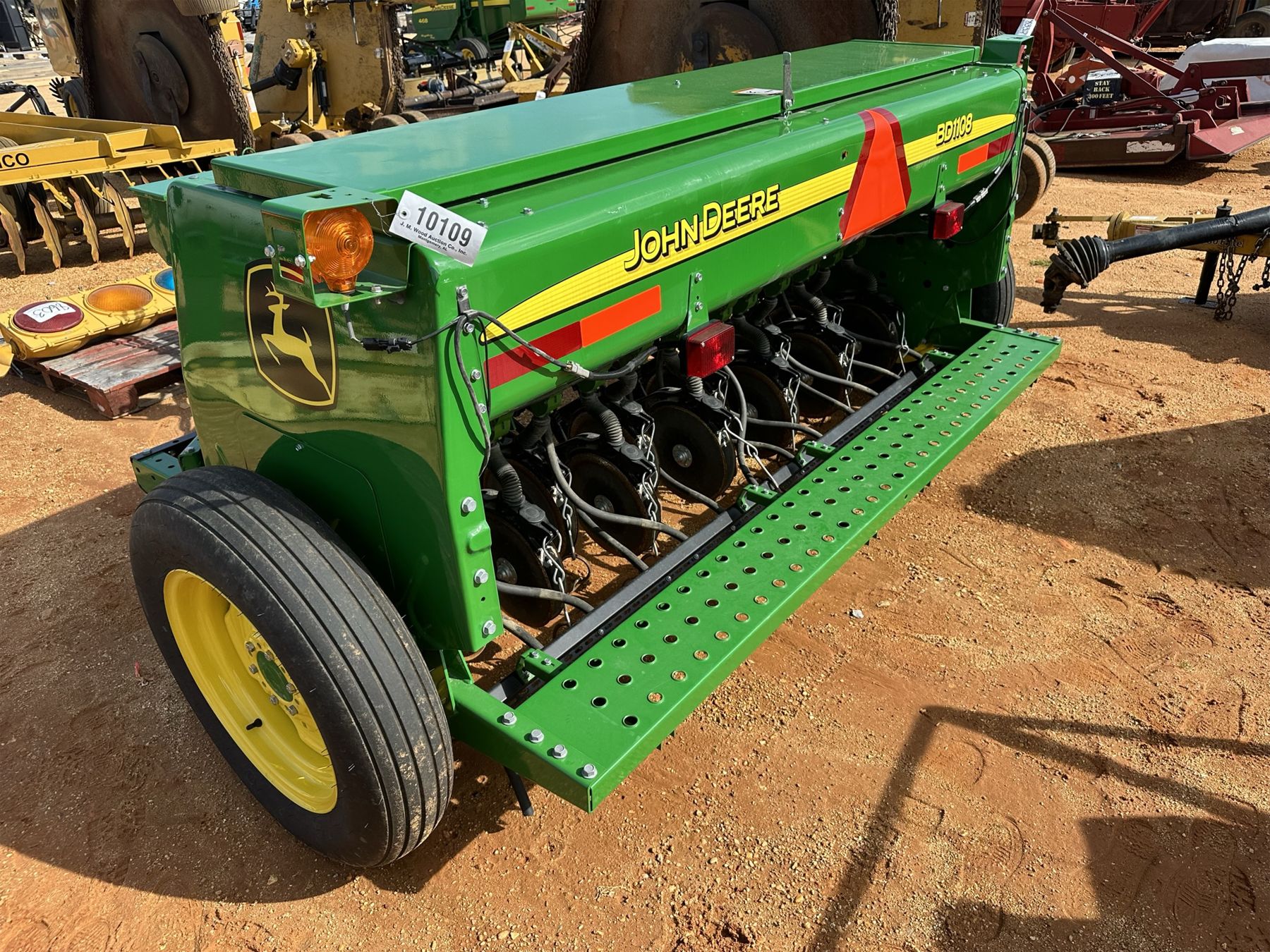 2020 JOHN DEERE BD11 Grain Drill - J.M. Wood Auction Company, Inc.