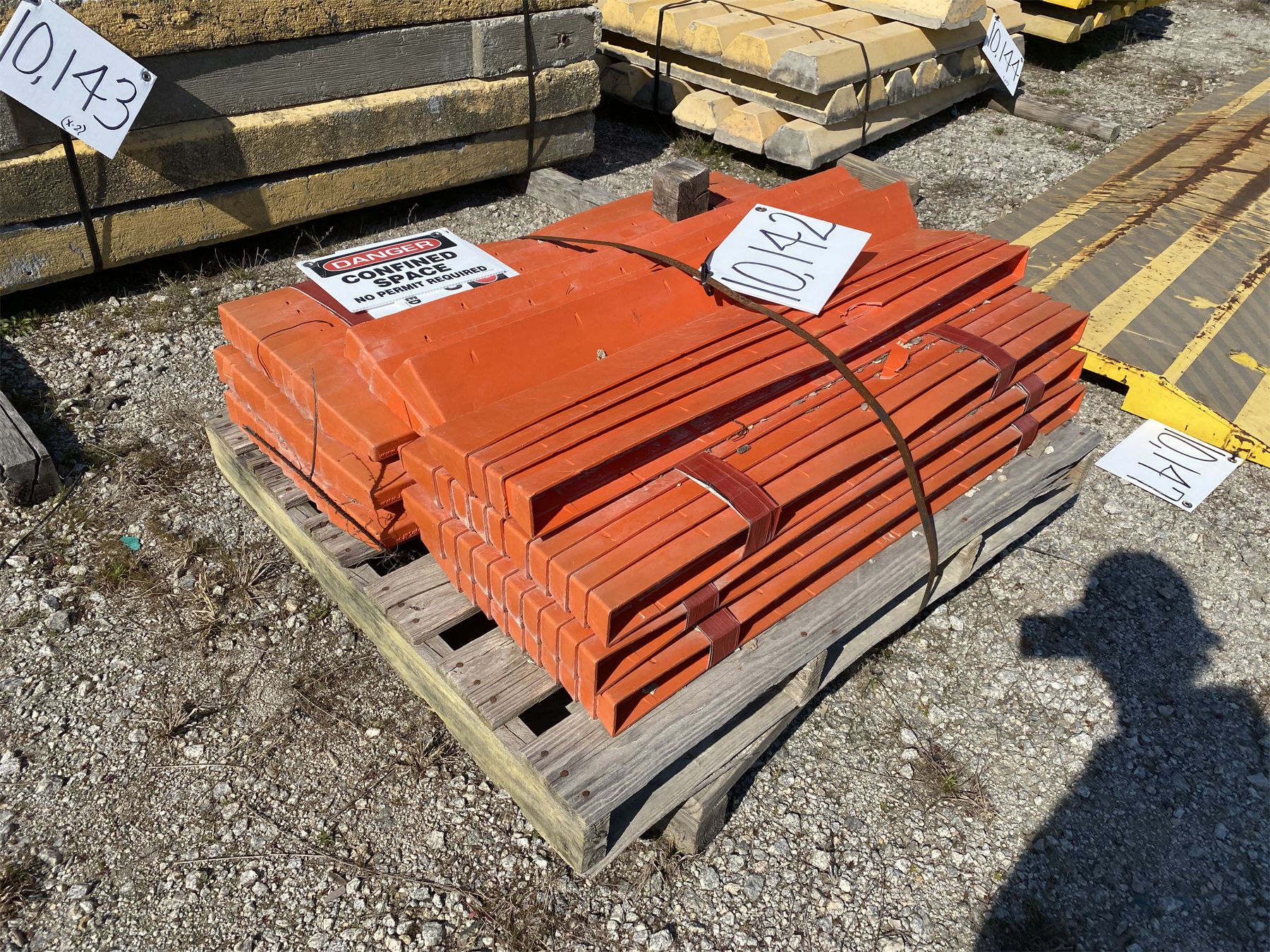 (68) 46" REBAR PROTECTORS - J.M. Wood Auction Company, Inc.
