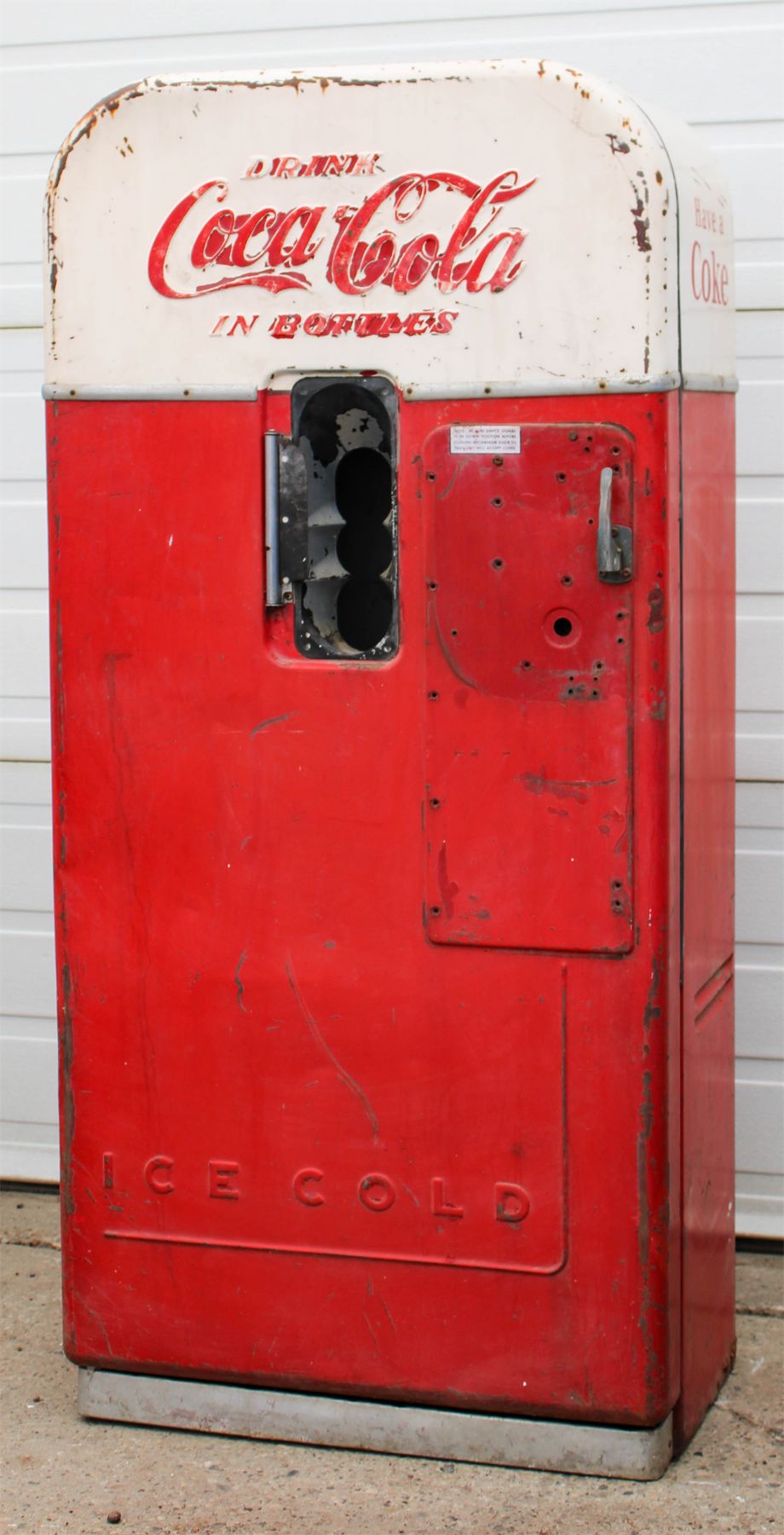 RARE 1950'S VENDO 39 COCA COLA VENDING MACHINE
