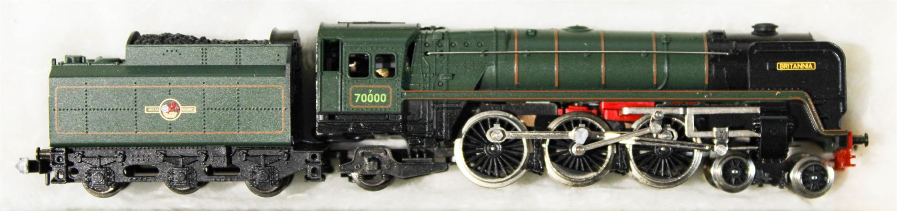 TRIX BRITISH RAILWAYS LOCOMOTIVE & TENDER MODEL TRAIN