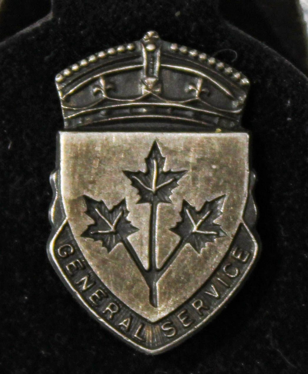 WW II STERLING GENERAL SERVICE PIN