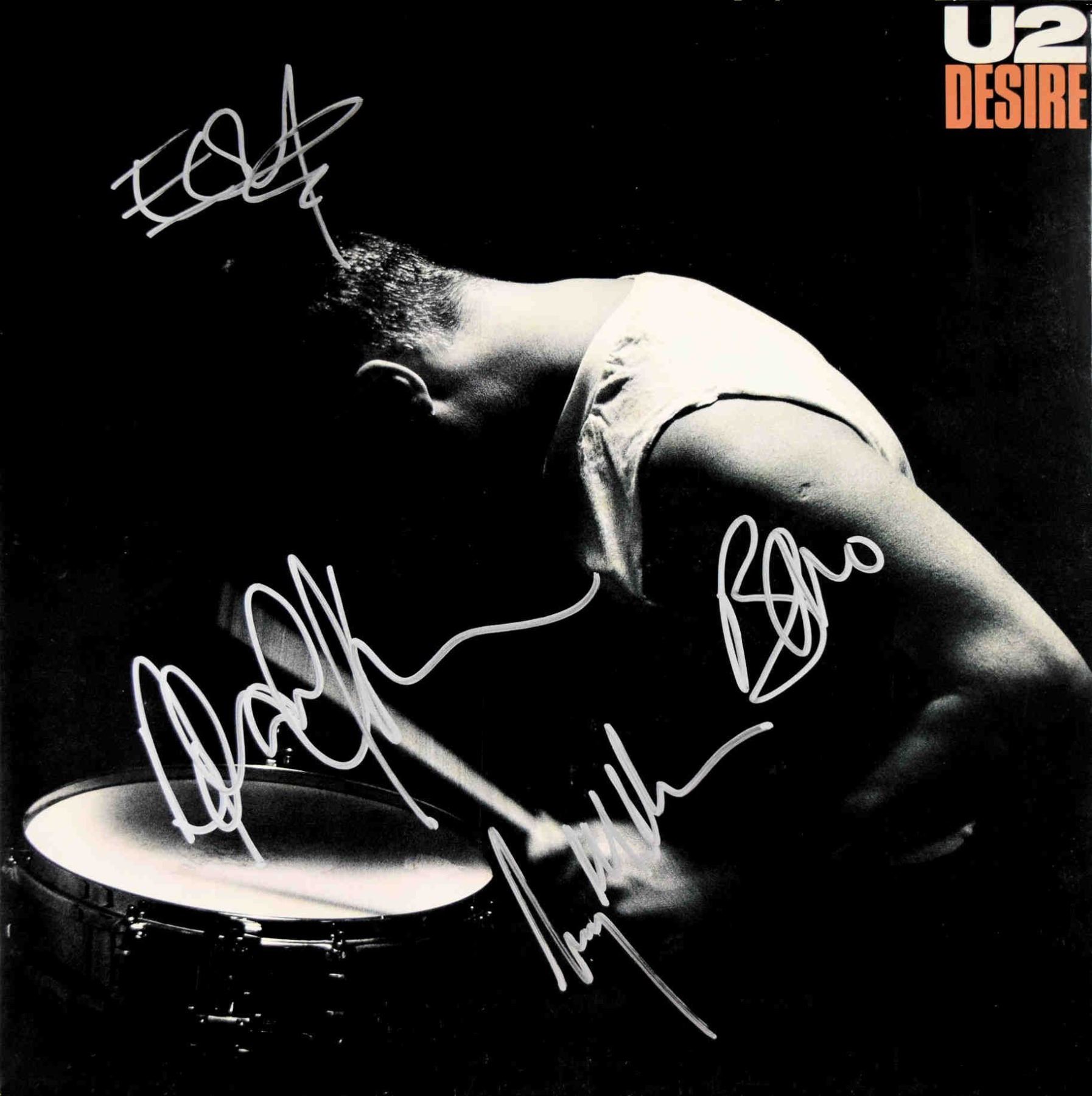 U2 signed Desire album