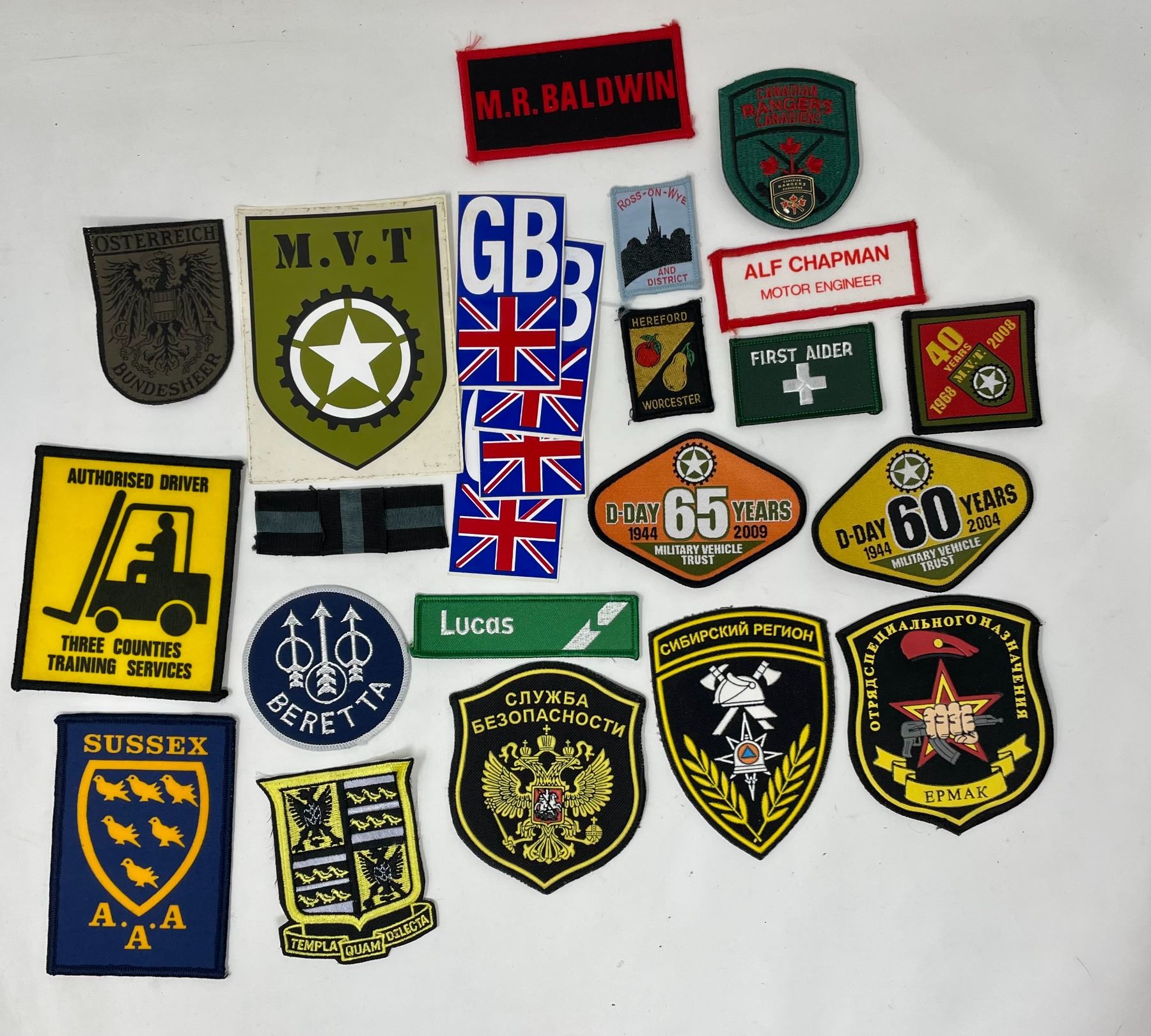 Collection of Military Patches & Buttons