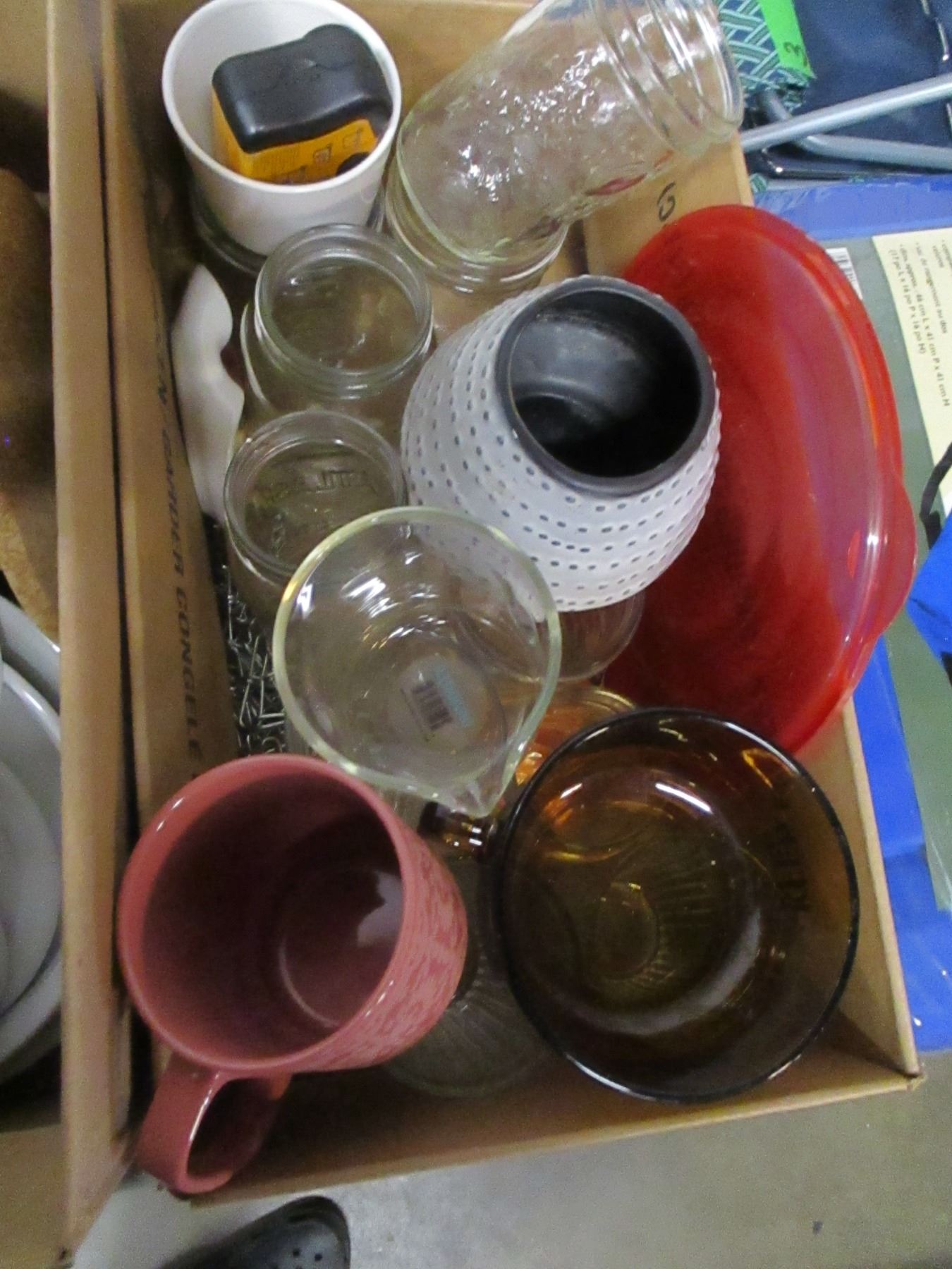 ESTATE: BOX C/W ASSORTED GLASSWARE (CUPS, GLASSES)