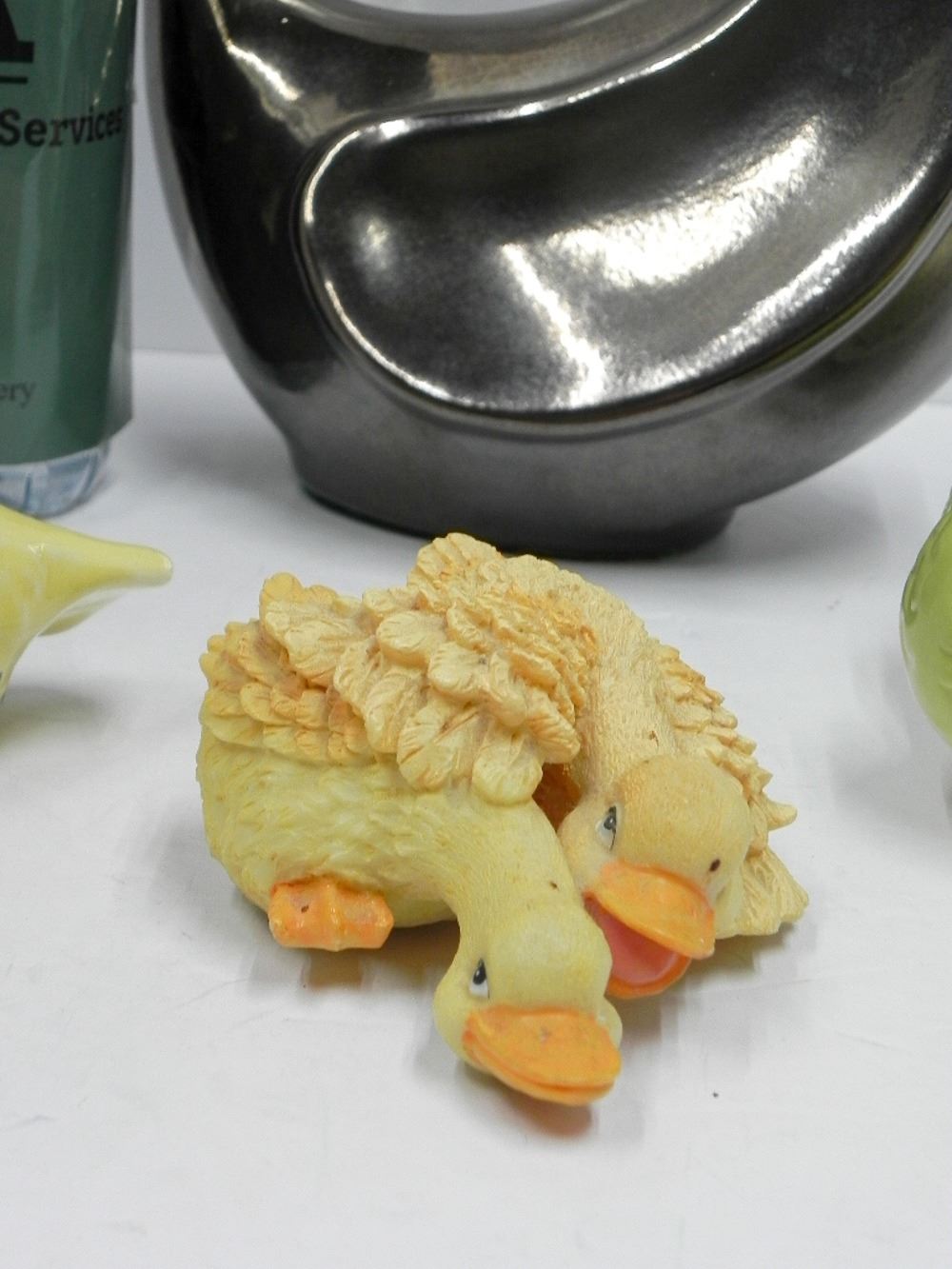 LOT OF VINTAGE DUCK DECOR AND PLANTERS