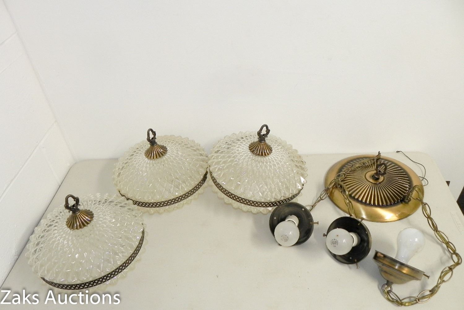 HANGING MCM LIGHT FIXTURE WITH LIGHT COVERS