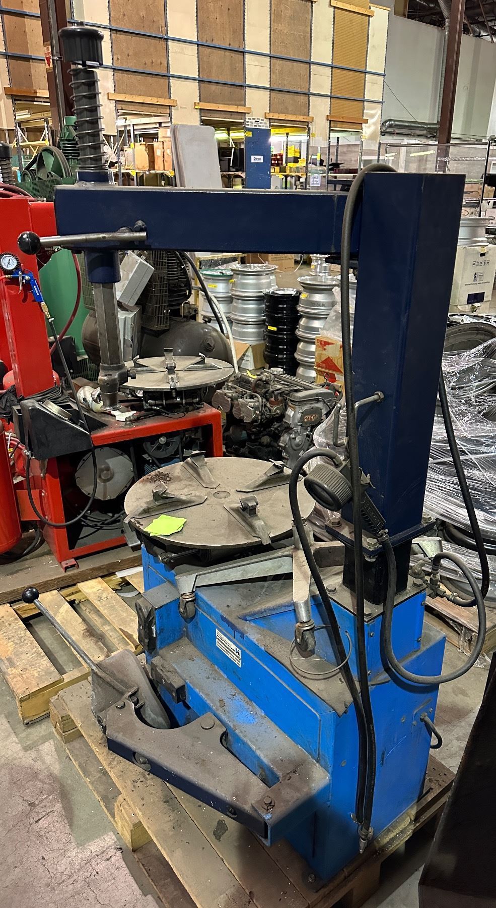 Hofmann Monty 125 Tire Changing Machine (110v / 12a) / Made in Germany